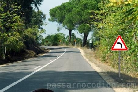 Pratico infracção ao Código da Estrada caso não modere especialmente a ...